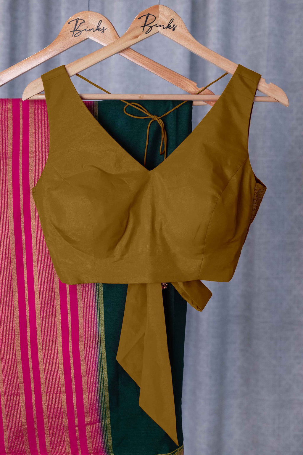 Raisa Sleeveless Silk Saree Blouse - Festive V-Neck Design | Rozaana ...